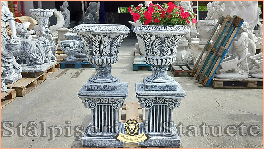 Set socluri cu vaze, gri patinat, model S64-V3. | stâlpișori și statuete